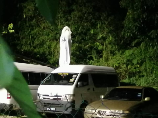 This Ghost Spotted In Terengganu Has Been Scaring Local Teens Away ...