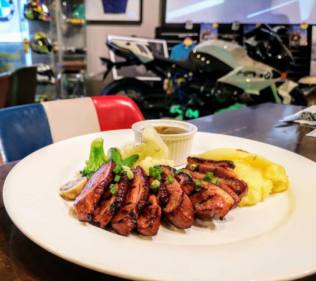 13 Cafes & Restaurants In Kuching With Interesting Decor & Food