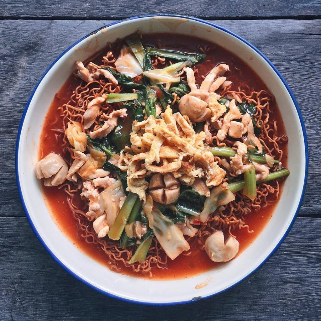 9 Kuching Food That Are Must-Tries, Including Belacan Bee Hoon