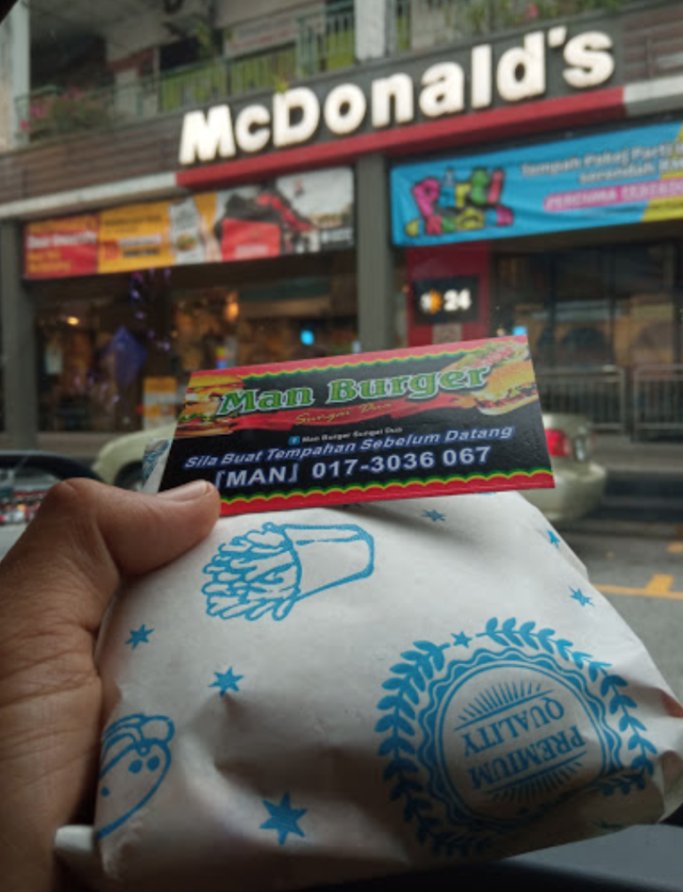 Man Sets Up Burger Stall In Front Of KL's McDonald's, Impresses ...