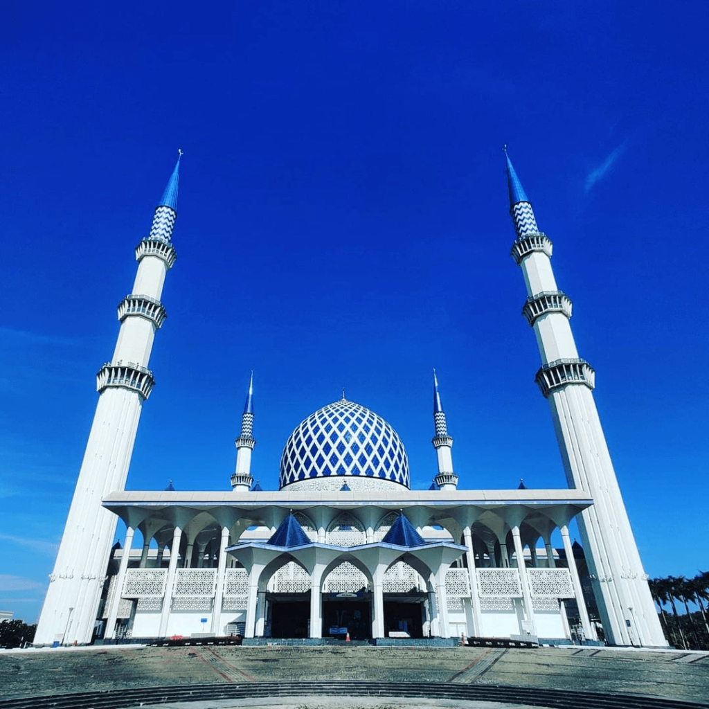 10 Unique Mosques In Malaysia That Are Architectural Marvels