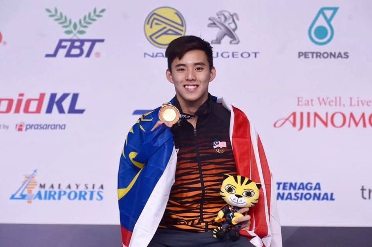 8 Welson Sim Facts To Know About The 24-Year-Old Malaysian Swimmer