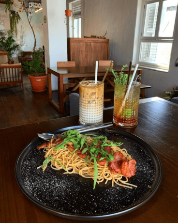 8 Cafes In Melaka With Old-School Decor Near Jonker Street