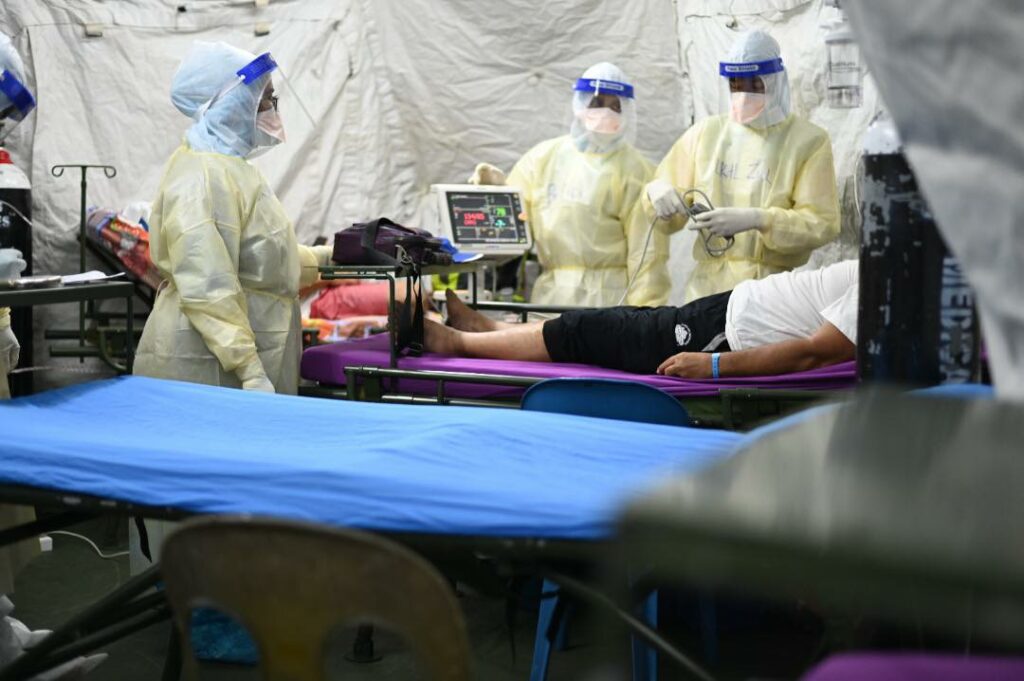 Omicron Wave In M'sia Expected To Peak By End Of March