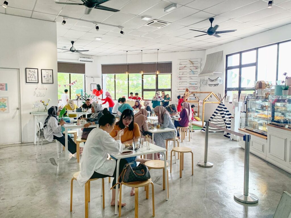 10 Cafes In Shah Alam With Aesthetic Interiors For Weekend Brunch