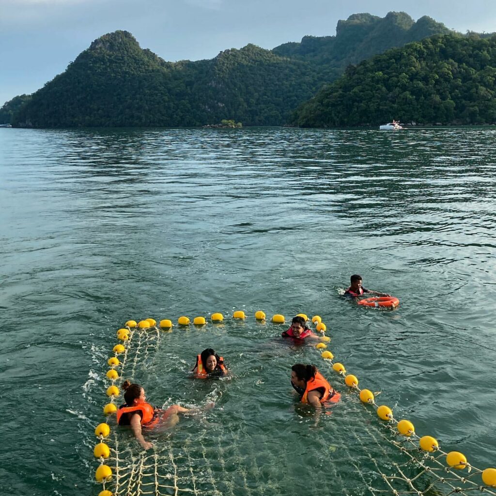 Manta Blu Cruises: Luxe Yacht Cruise With Free-flow Drinks In Langkawi