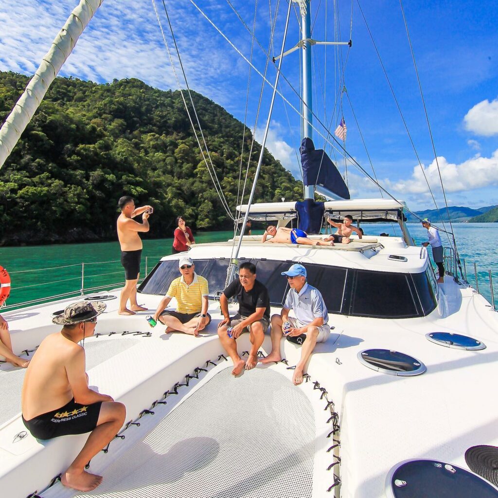 Manta Blu Cruises: Luxe Yacht Cruise With Free-flow Drinks In Langkawi