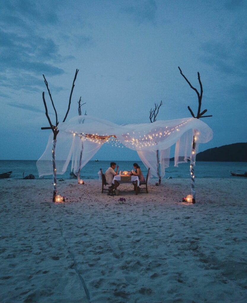Bubu Resort & Villa Has Rooms & Candlelit Dinners On A Beach
