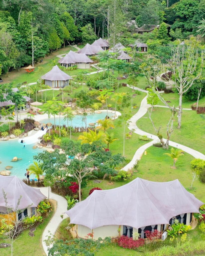 Tiarasa Escapes: Glampsite With Treetop Villas & Outdoor Movie Nights