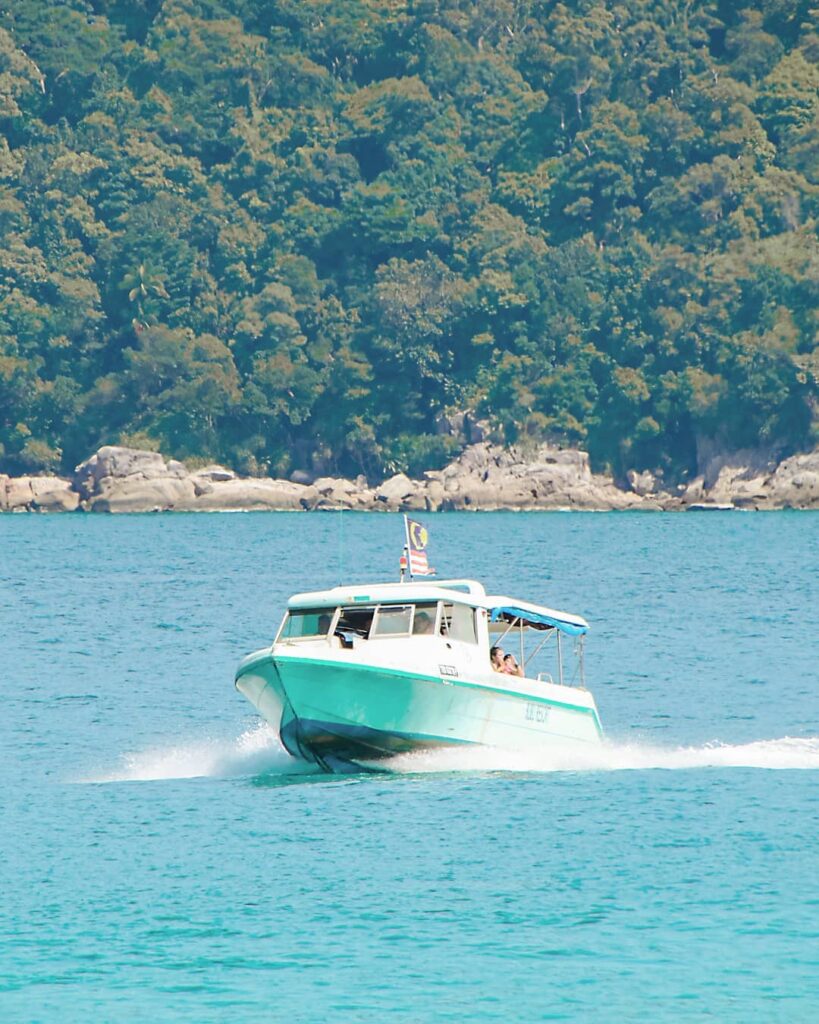 Bubu Resort & Villa Has Rooms & Candlelit Dinners On A Beach