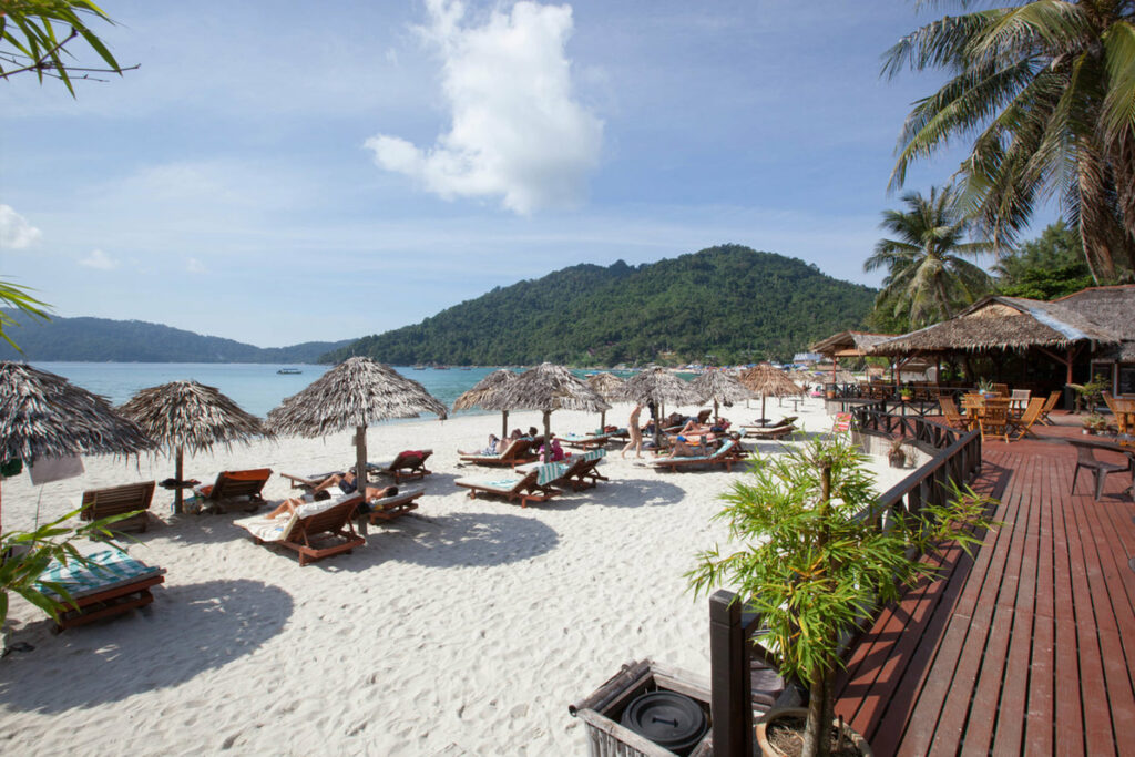 Bubu Resort & Villa Has Rooms & Candlelit Dinners On A Beach