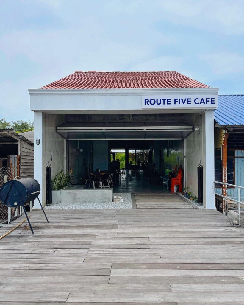 Route Five Cafe: Riverside Cafe With A Deck That Serves Waffles & Lattes