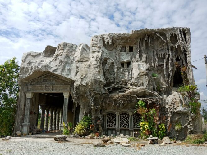 7 Abandoned Places In Malaysia & The Histories Behind Them