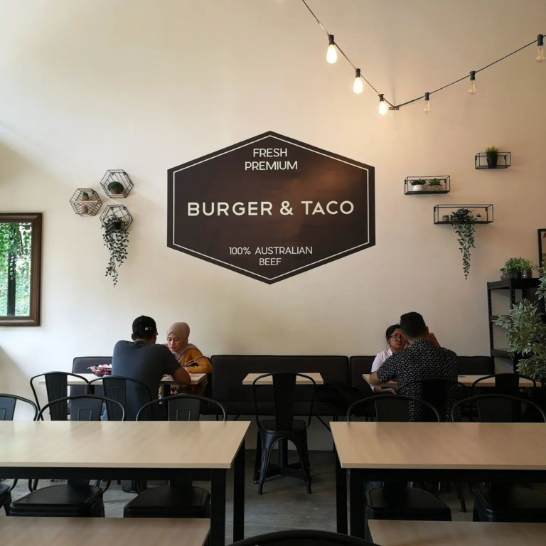 Tamarind Square Guide: Cafes, Zero-Waste Store & Photo Spots