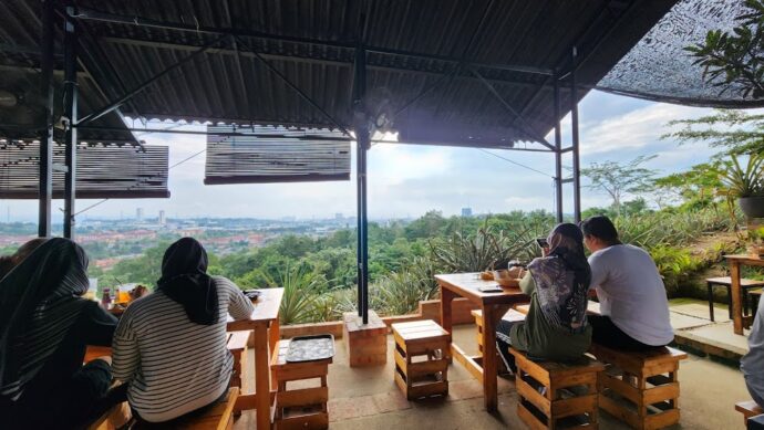 Saudagar Nanas Is A Farm Cafe In Kajang With Pineapple Desserts
