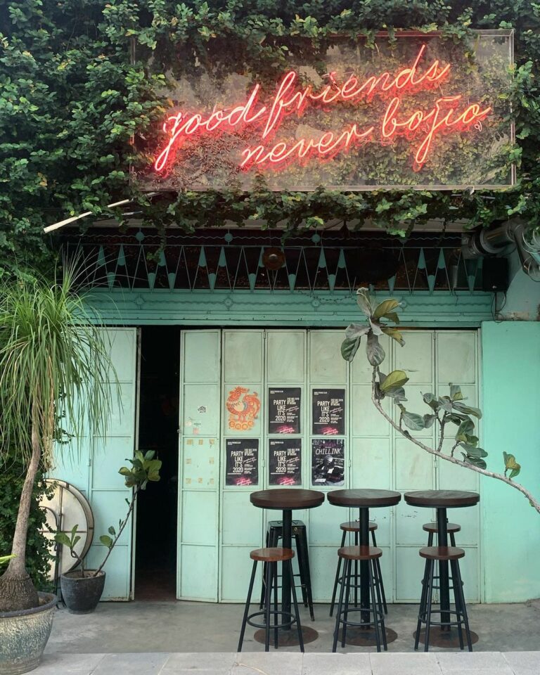 8 Best Bars In Penang That Open Till Late For A Fun Night With Your Pals
