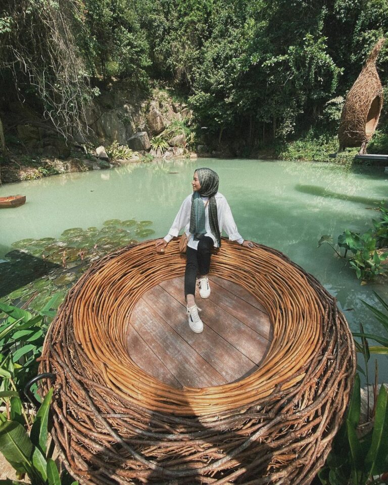 The Lake Cafe: Penang Farm Cafe Where You Can Dine By A Duck Pond