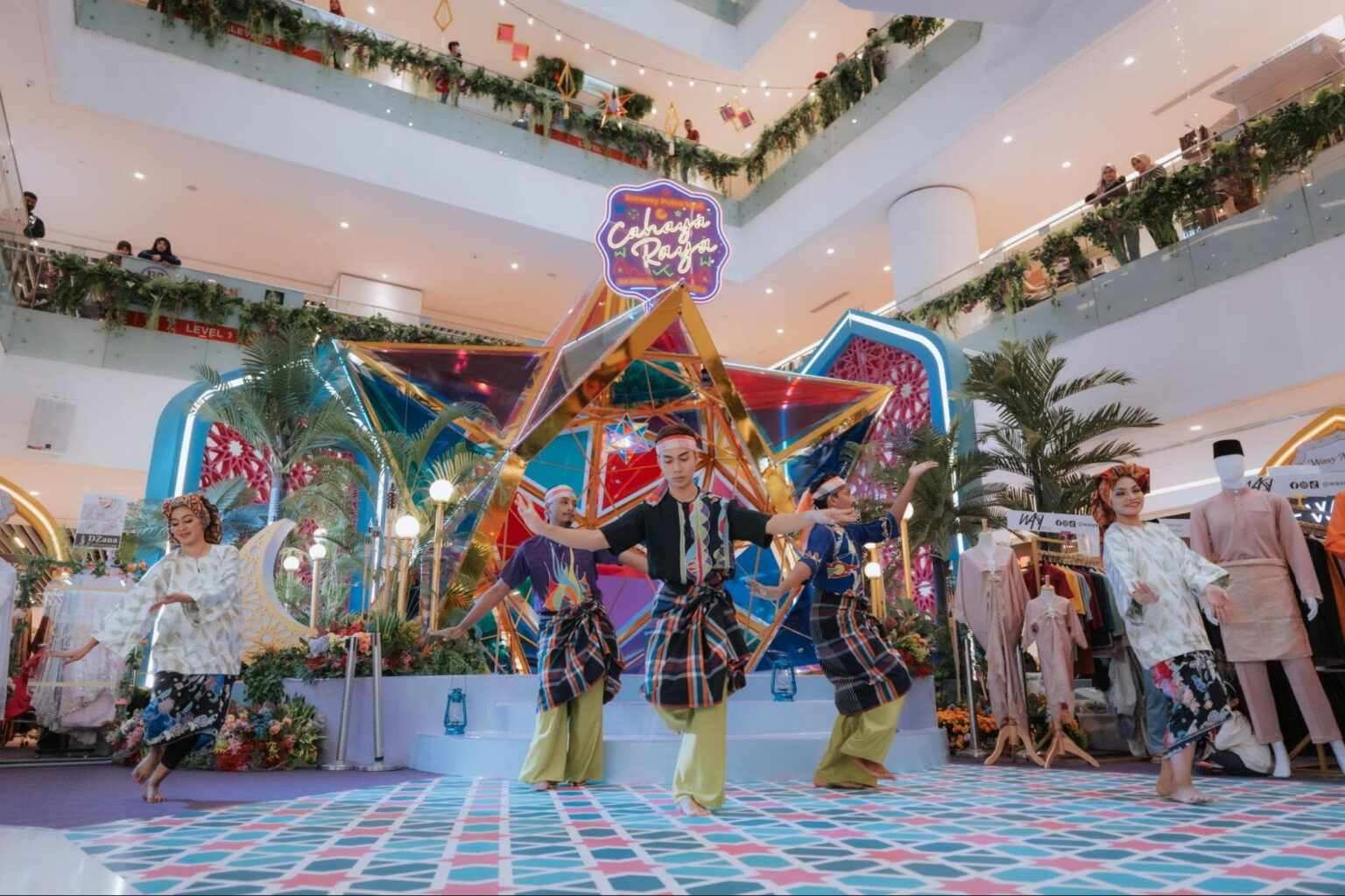 Sunway Malls Have Interactive Light-Up Decor This Raya 2023