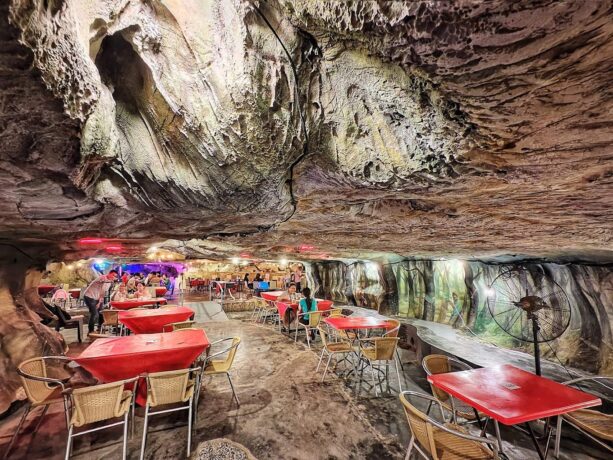 Gua Lepak: Experience Cave Dining At This Food Centre In Batu Caves