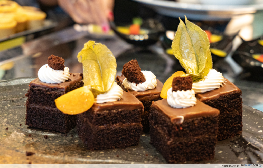 The Straits Estate Has A 1-Plate Buffet For RM25 With Free-Flow Desserts