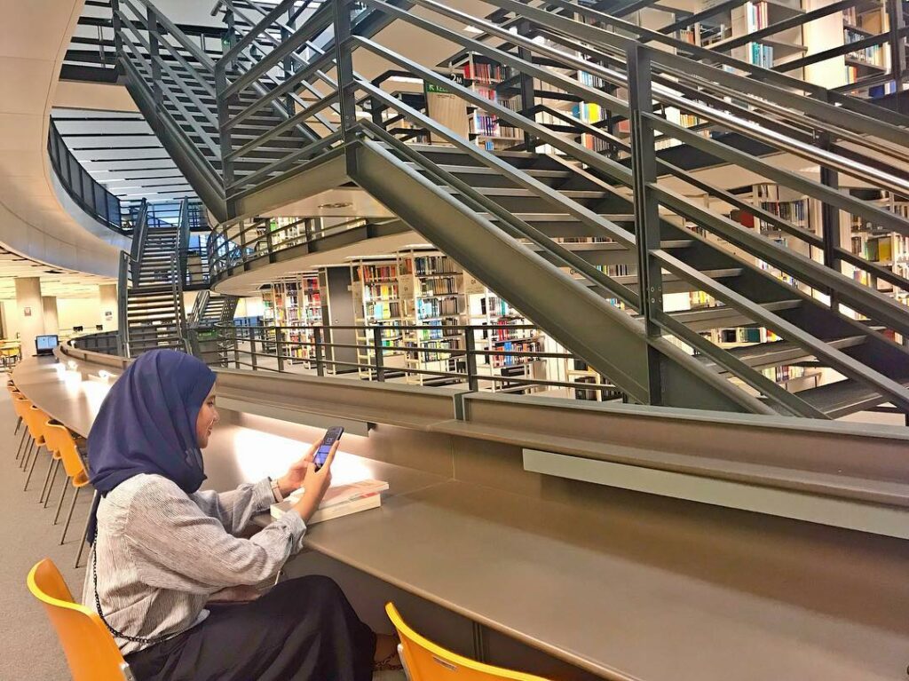 Information Resource Centre In Perak Has Over 200,000 Books & A F1 Simulator