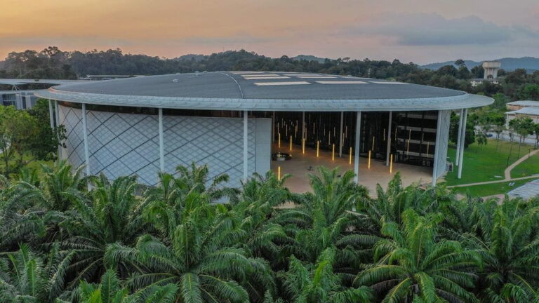 Information Resource Centre In Perak Has Over 200,000 Books & A F1 ...
