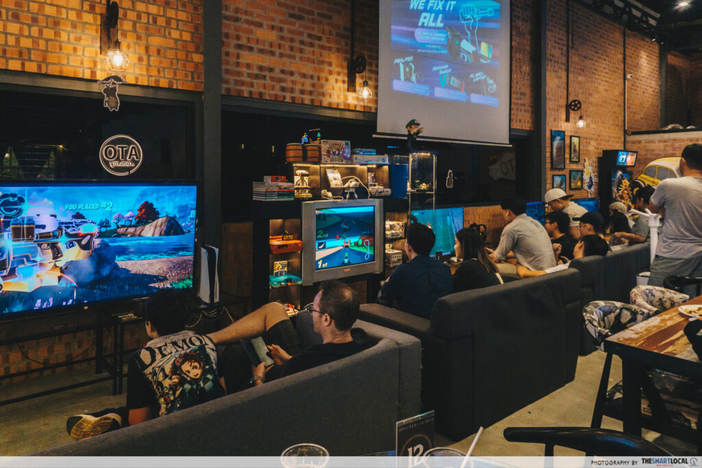 ATO: KL's Largest Gaming Cafe Where You Can Play Games For RM10/Hr