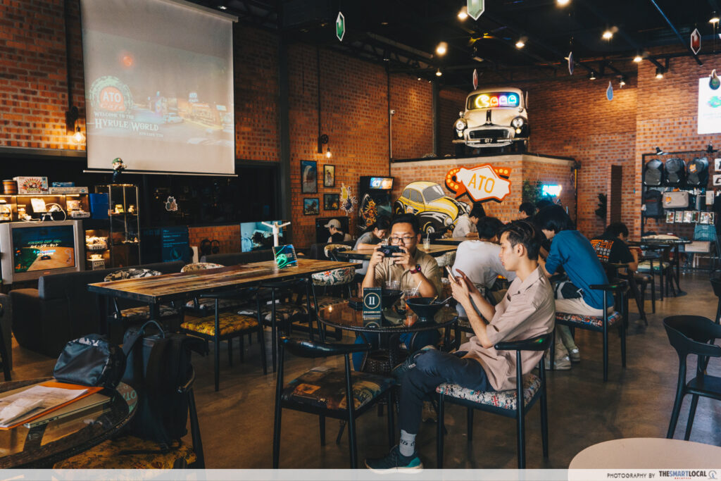 ATO: KL's Largest Gaming Cafe Where You Can Play Games For RM10/Hr