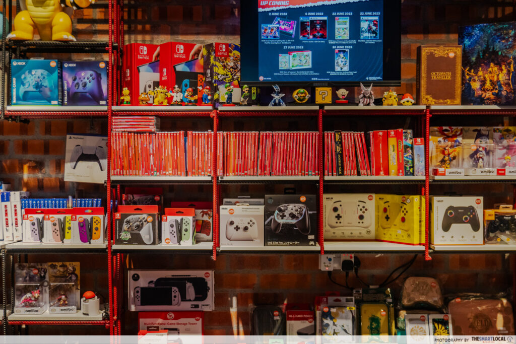 ATO: KL's Largest Gaming Cafe Where You Can Play Games For RM10/Hr