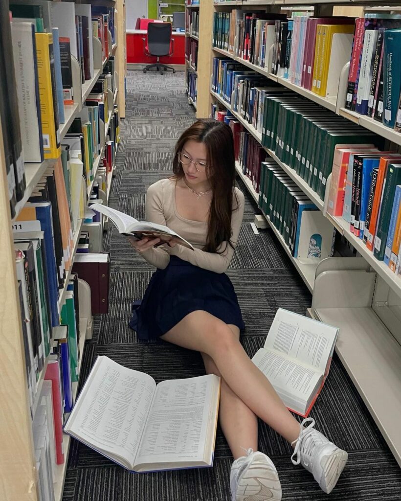I'm An English Major & Content Creator, Here’s How I Aligned My Passions