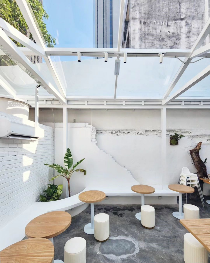 Spillstone Coffee In KL Has A Monochrome Dining Area & Decaf Coffee
