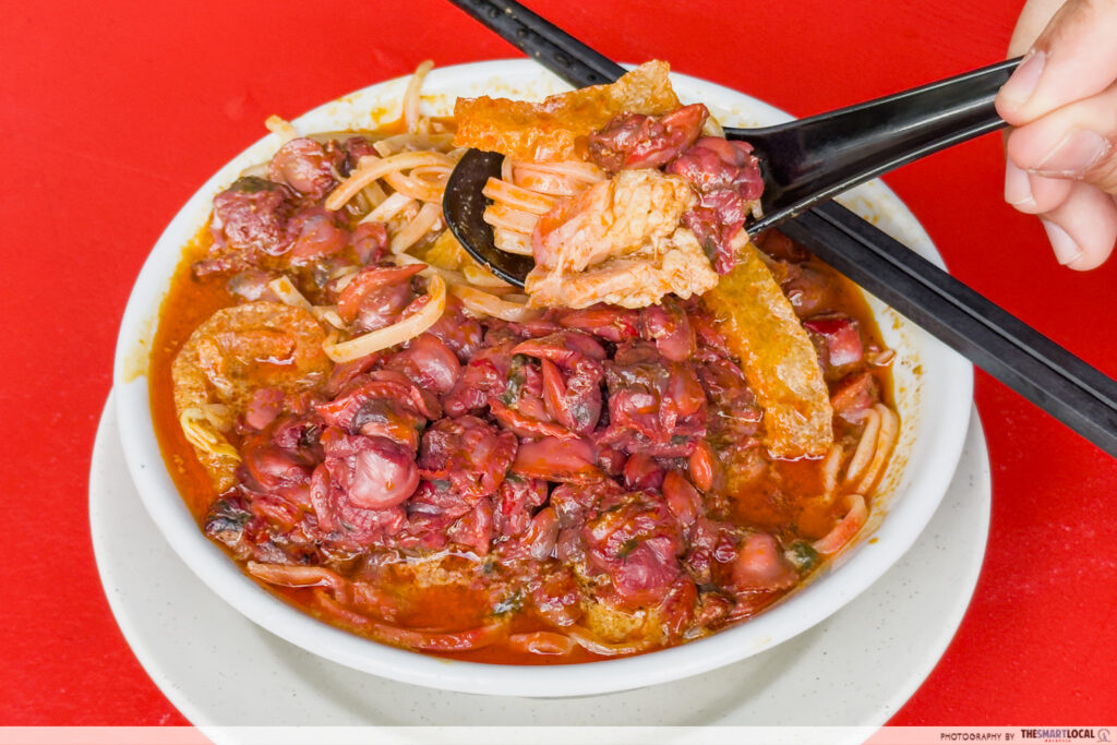 Girl & Mommy Curry Mee: Curry Noodles Piled With Fresh Siham In KL