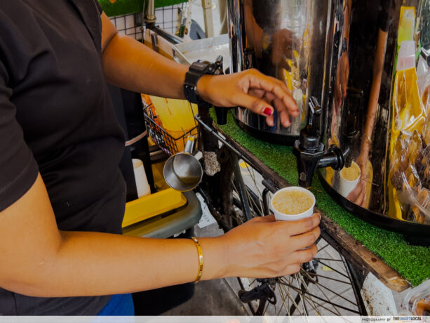 Tea Thambi In KL Sells RM1 Masala Tea From A Bicycle By The Roadside
