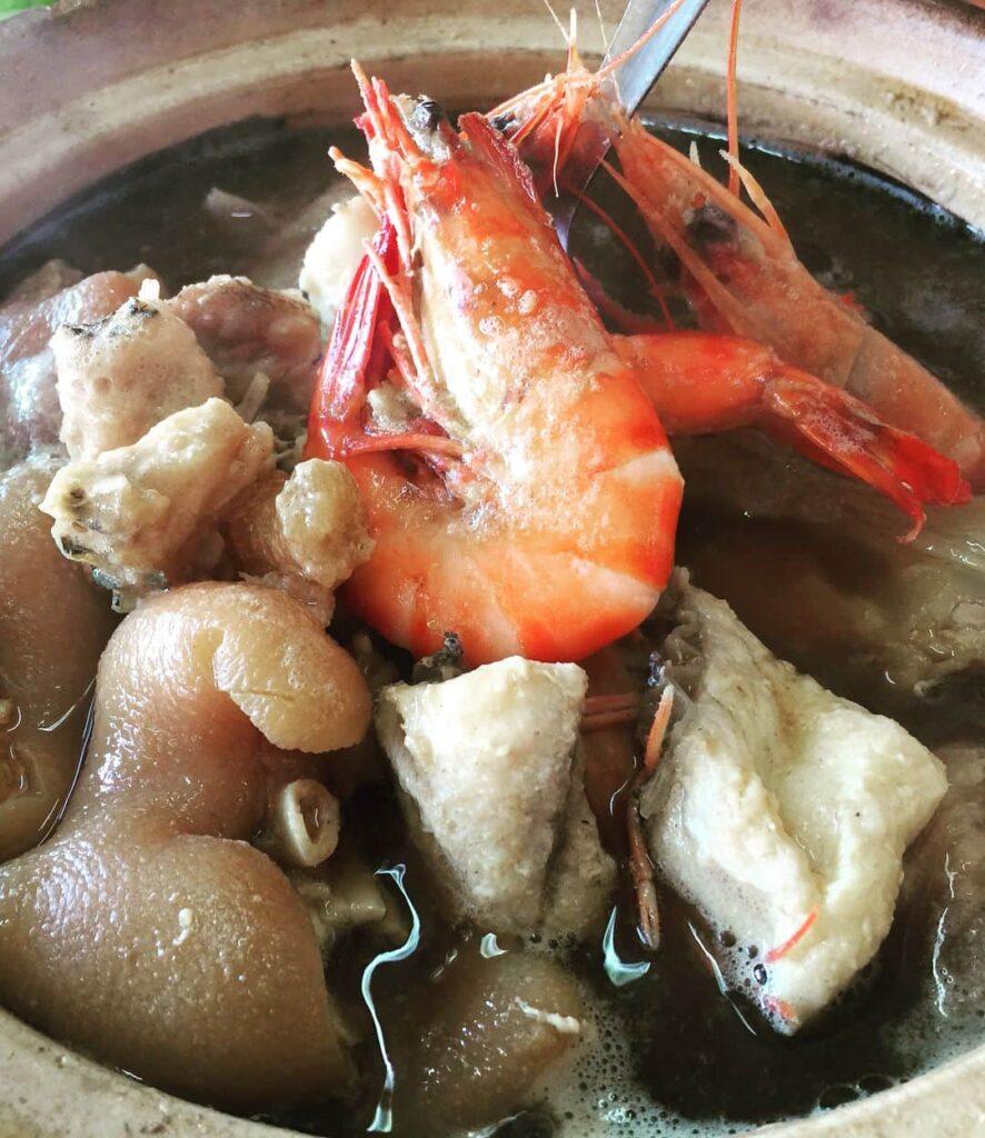 10 Things To Do In Tanjung Sepat Like A IG-Worthy Bridge & Seafood BKT