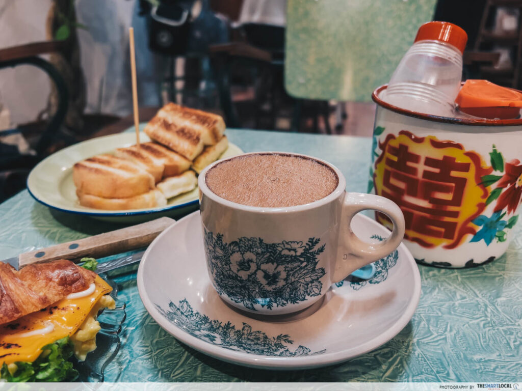 Loong Fong Cafe: Old-School Cafe With A Vintage Store In Penang