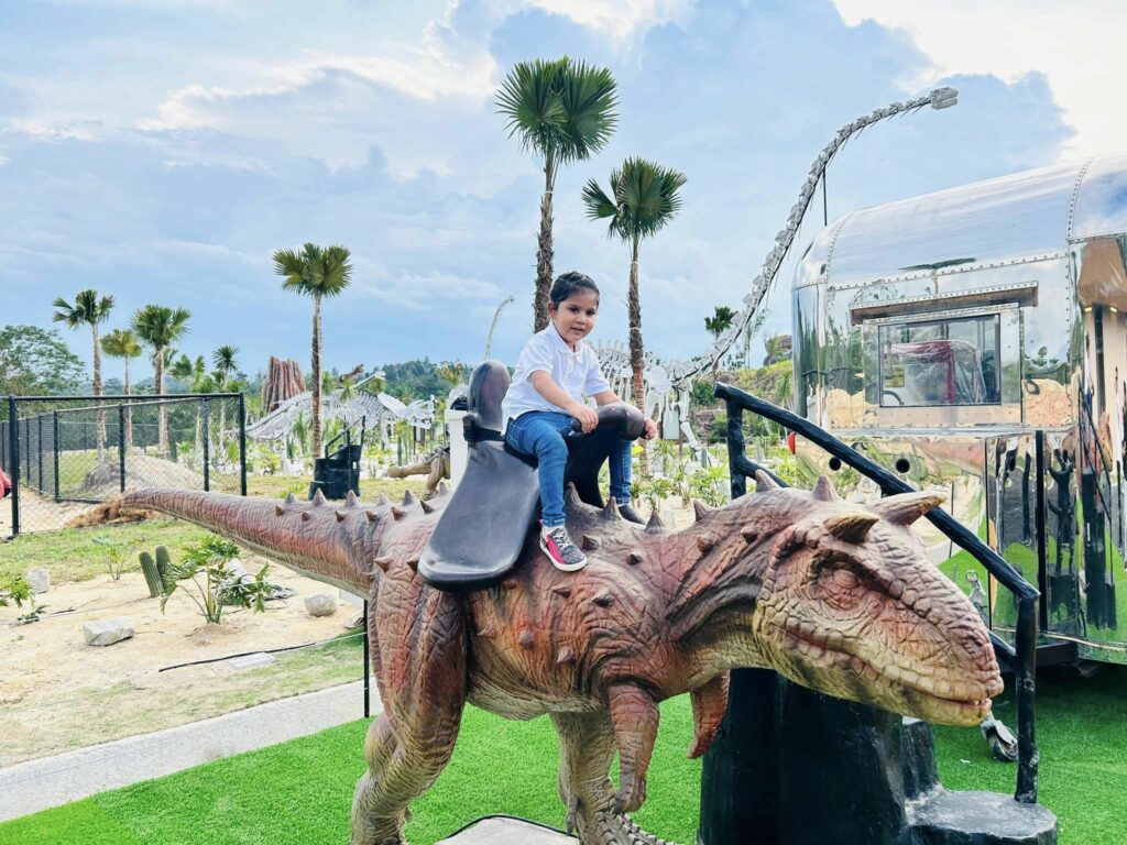 Dino Desert Is A New Theme Park With 144 Dinosaurs In Kajang