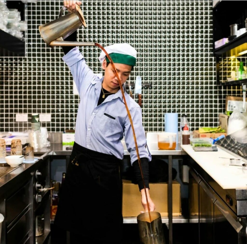 Teh Tarik: Malaysia's Iconic Beverage That’s Made By 'Pulling' Tea