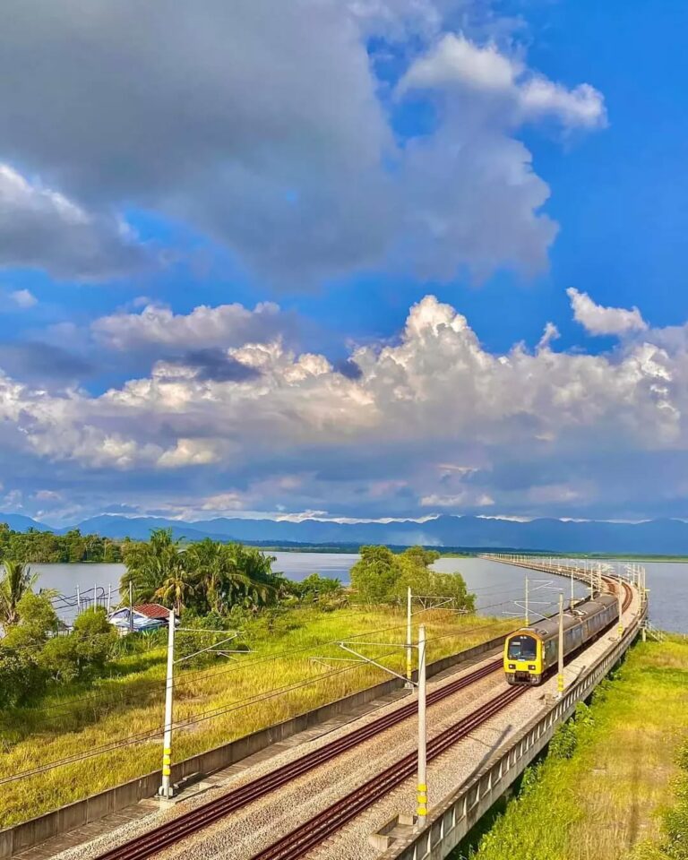 Tasik Bukit Merah: Malaysia's Ghibli-esque & Longest Cross-Lake Train Ride