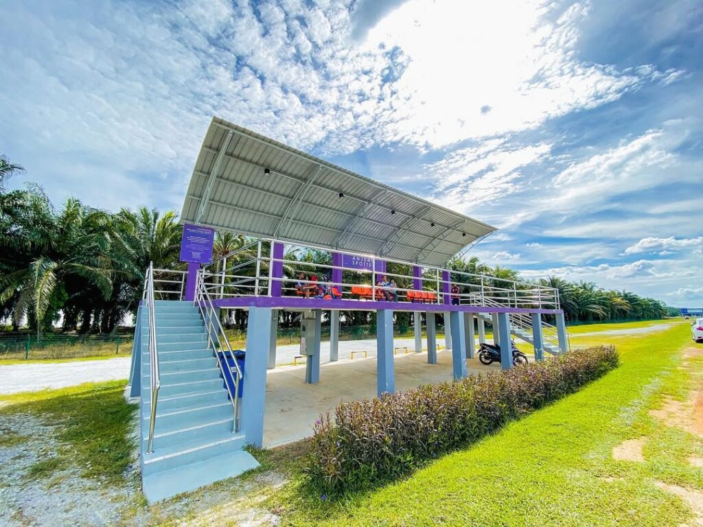 Anjung Spotter: Watch Planes Take Off At KLIA For Free